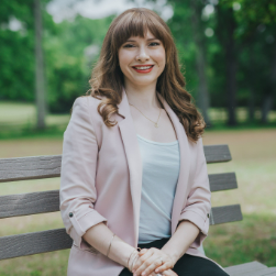 Kaitlin Bushinski, Licensed Clinical Social Worker (LCSW) – MiResource